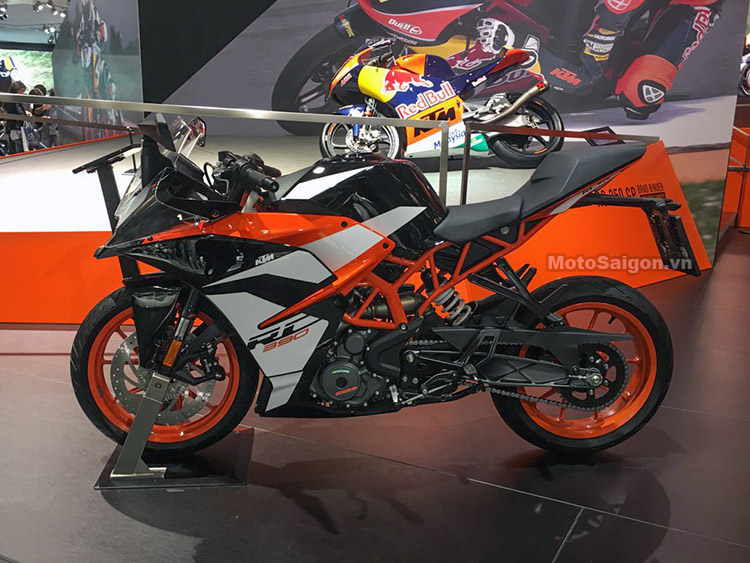 KTM RC390 2017 với bộ tem mới tại Intermot - Motosaigon